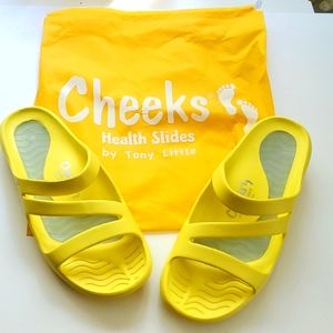 Cheeks by Tony Womens Size 7 Green Jeweled Rubber Health Sandals Flip ...